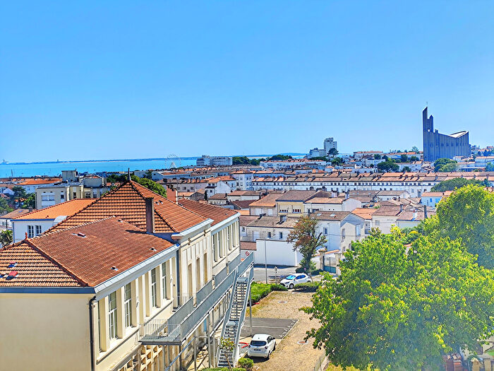 Appartement à vendre - Royan, Centre-ville - 2 pièces - 1 chambre