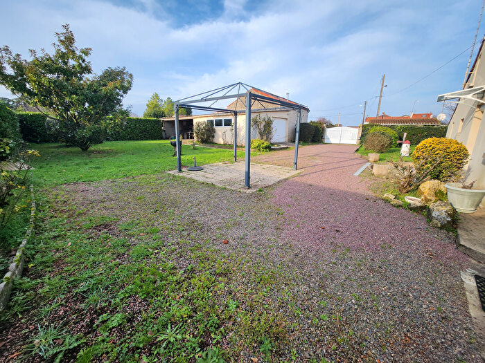 Maison à vendre - Sainte-Gemme-la-Plaine - 3 pièces - 2 chambres