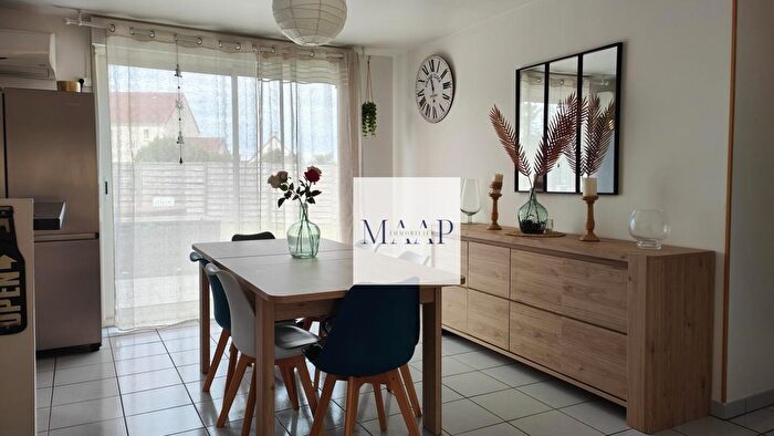 Maison à vendre - Voves - 5 pièces - 4 chambres