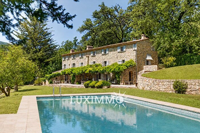 Maison 10 pièces à Châteauneuf-Grasse, à vendre