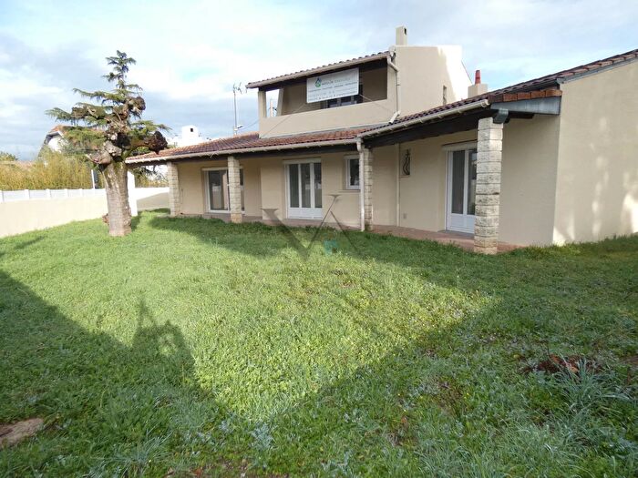 Maison à louer - Montélimar, Les Champs, Les Blaches, Beaulieu - 5 pièces - 4 chambres