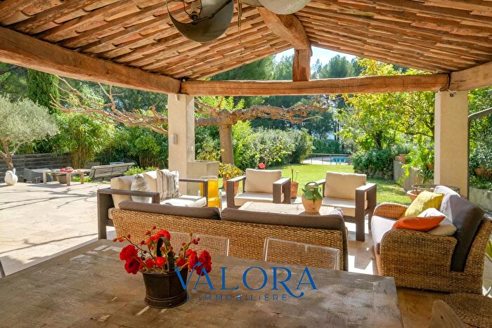 Maison à vendre - Marseille e , Eoures - 7 pièces - 5 chambres