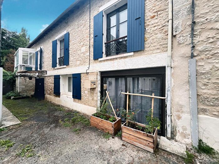 Maison à vendre - Cubjac - 5 pièces - 3 chambres