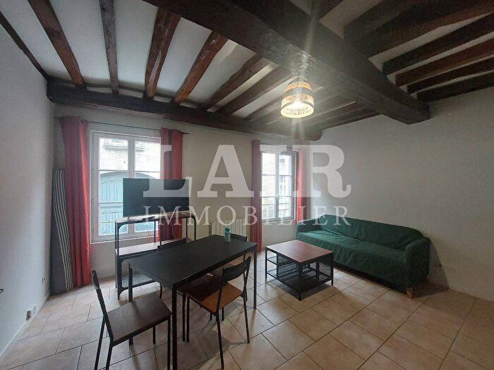 Centre Ville-Saint Léonard-Notre-Dame, Alençon : Appartement 4 pièces à louer