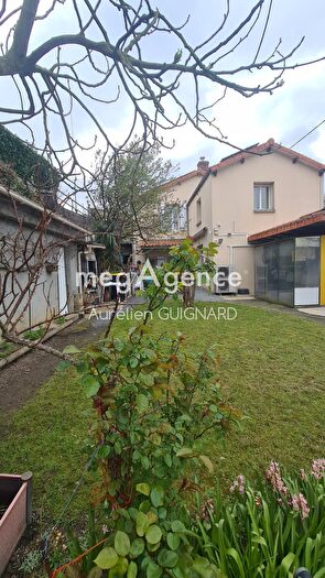 Maison à vendre - Bressuire, Centre-ville - 6 pièces - 3 chambres