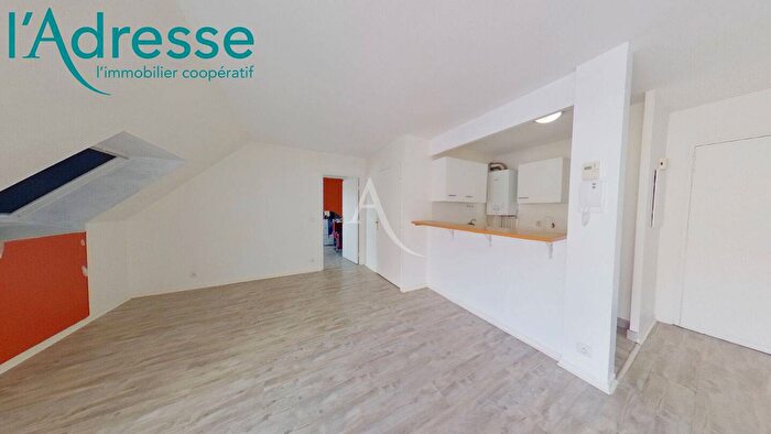 Varenne-Centre-Rive Charmante, Noisy-le-Grand : Appartement 2 pièces à louer
