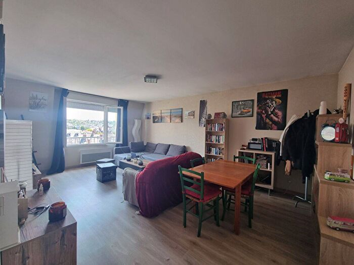 Centre Ville-Isambard, Évreux : Appartement 3 pièces à louer