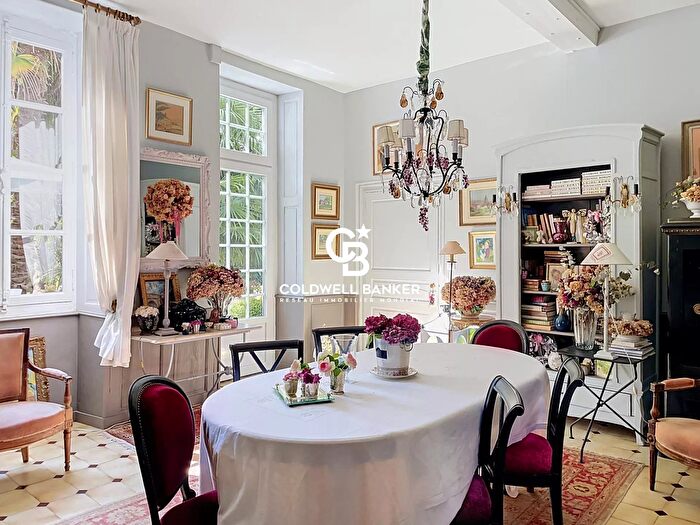 Maison 10 pièces à vendre à Saint-Jean-d'Angély