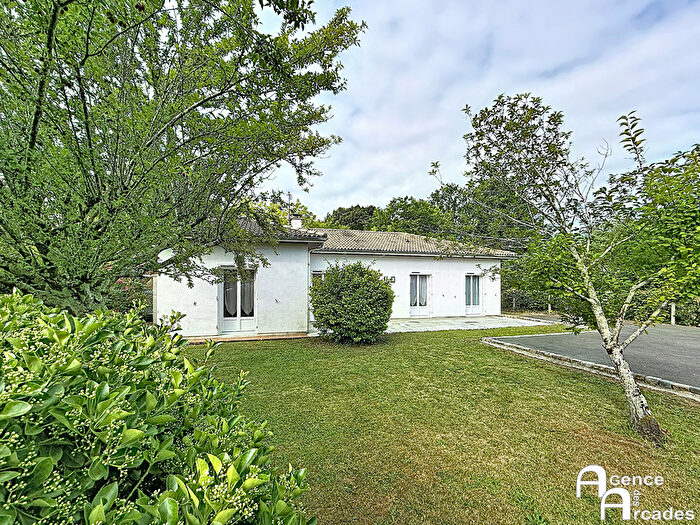 Saint-Sulpice-et-Cameyrac : Maison 5 pièces à vendre