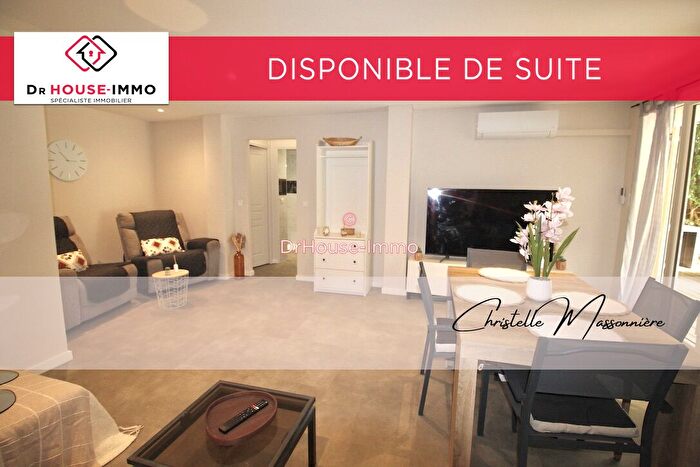 Appartement à vendre - Cavalaire-sur-Mer, Centre-ville - 2 pièces - 1 chambre