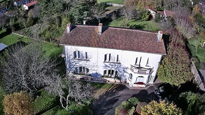 Maison à vendre - Saint-Savinien - 9 pièces - 7 chambres