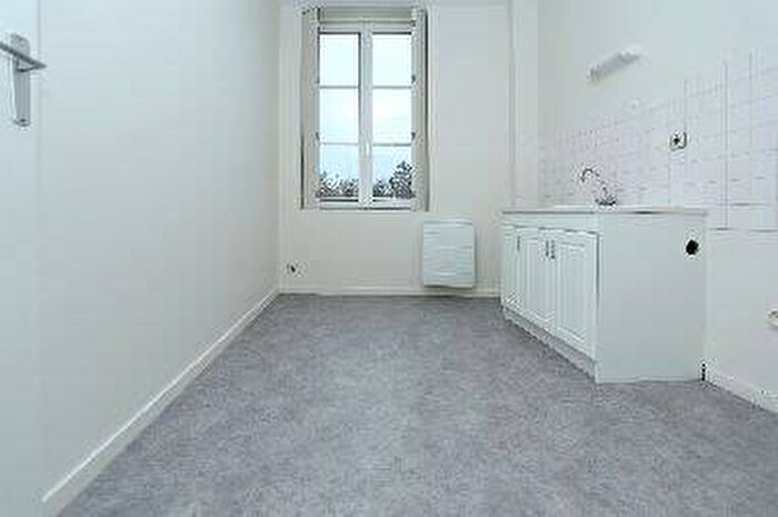 Châtillon-sur-Indre : Appartement 4 pièces à louer