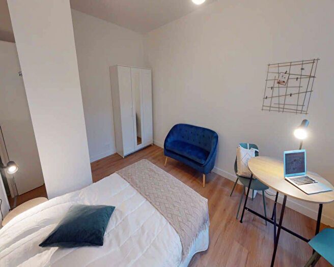 Appartement 7 pièces à louer à Garches