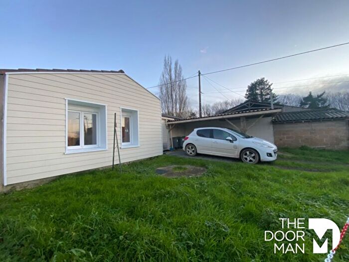 Maison à louer - Sainte-Pazanne - 2 pièces - 1 chambre