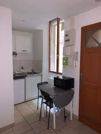 Arènes, Nîmes - Appartement 1 pièce à louer