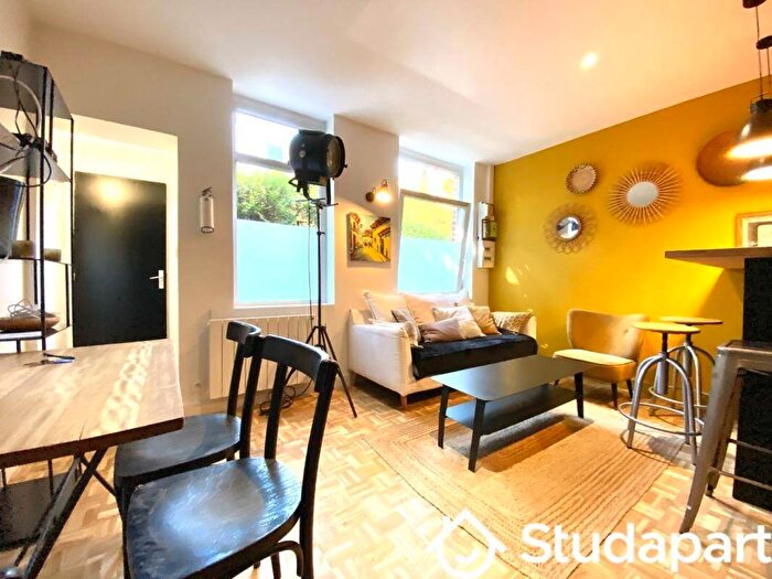 Grand boulevard, La Madeleine : Maison 3 pièces à louer