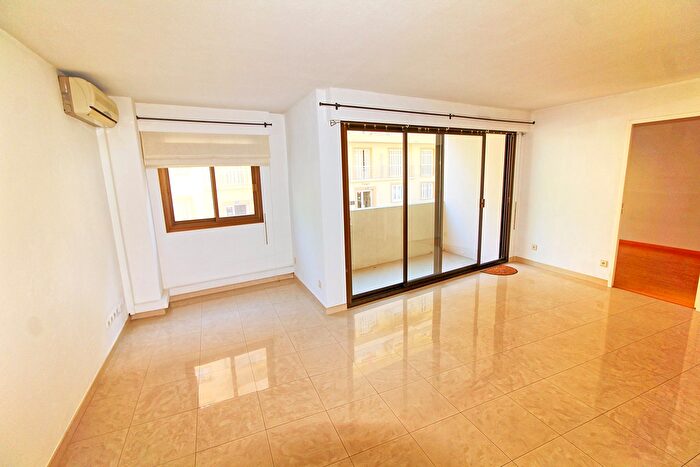 Appartement à louer - Nice, Saint-Sylvestre - 2 pièces - 1 chambre