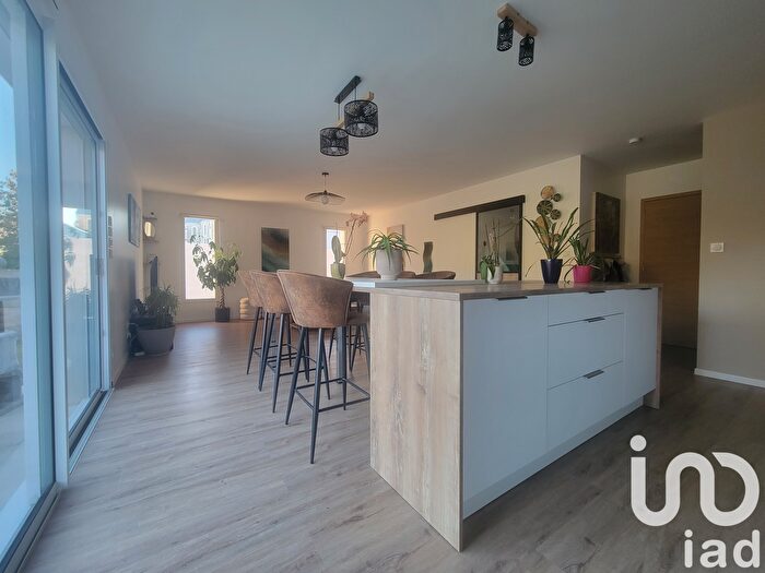 Maison à vendre - La Poitevinière - 5 pièces - 3 chambres