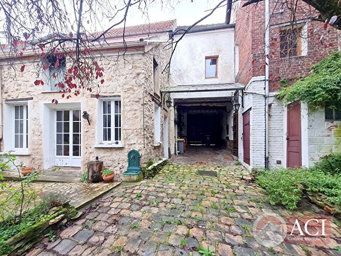 Maison 5 pièces à vendre à Montmagny, Centre-ville, Carrières