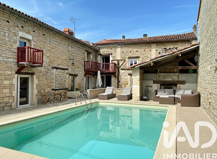 Maison à vendre - Nercillac - 12 pièces - 8 chambres