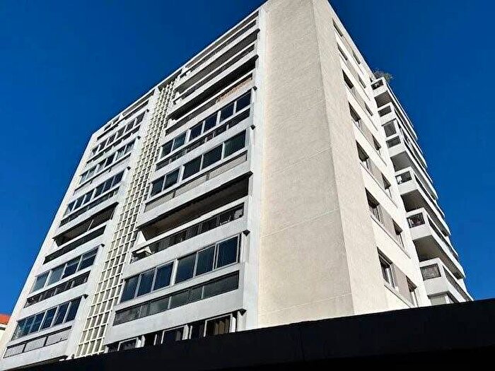 Appartement à louer - Centre Ville, Aubagne - 3 pièces - 2 chambres