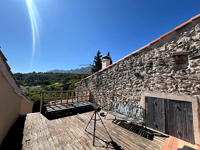 Maison à vendre - Puyloubier - 5 pièces - 3 chambres