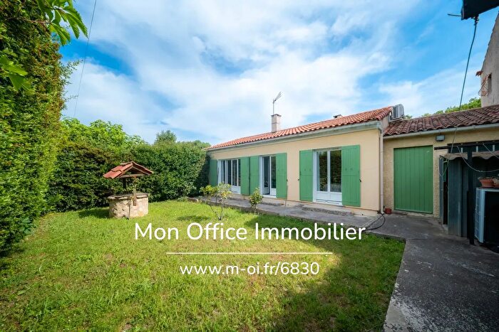 Bouc-Bel-Air, La Salle : Maison 4 pièces à vendre