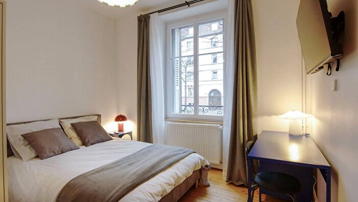 Appartement à louer - Neudorf Ouest Centre, Strasbourg - 4 pièces - 3 chambres