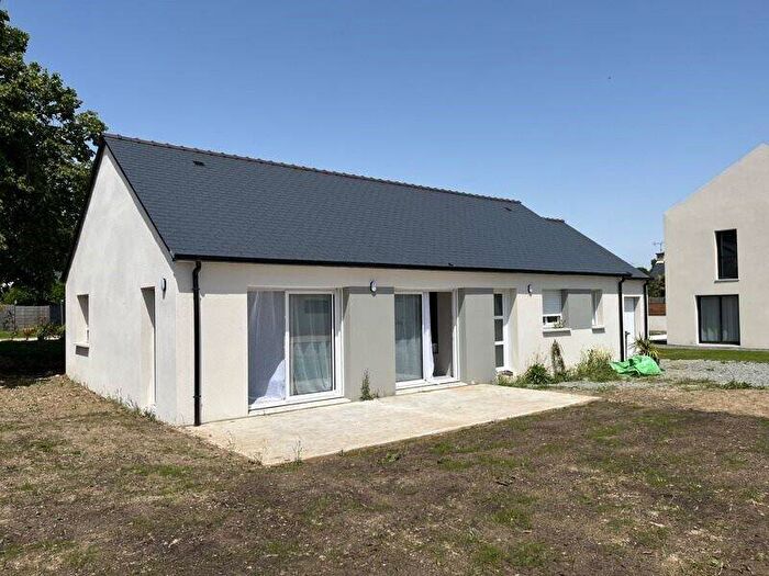 Eglise-Lannouchen-Cité Marine, Landivisiau : Maison 4 pièces à louer