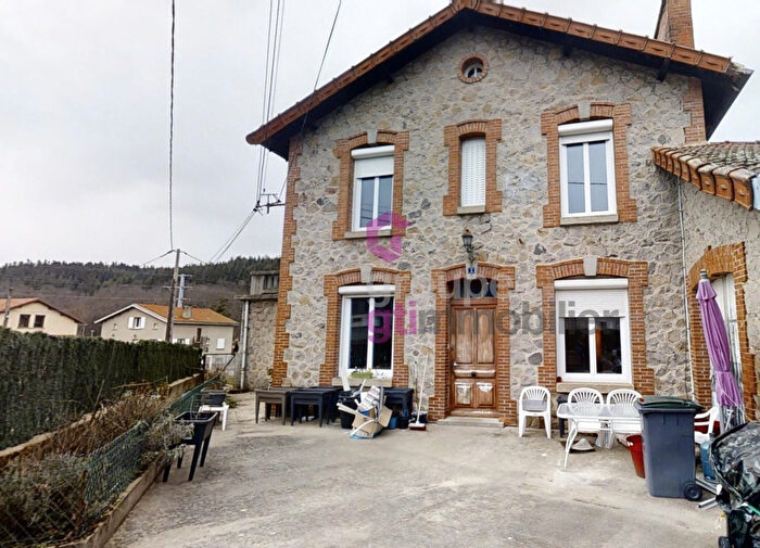 Maison à vendre - Dunières - 6 pièces - 5 chambres