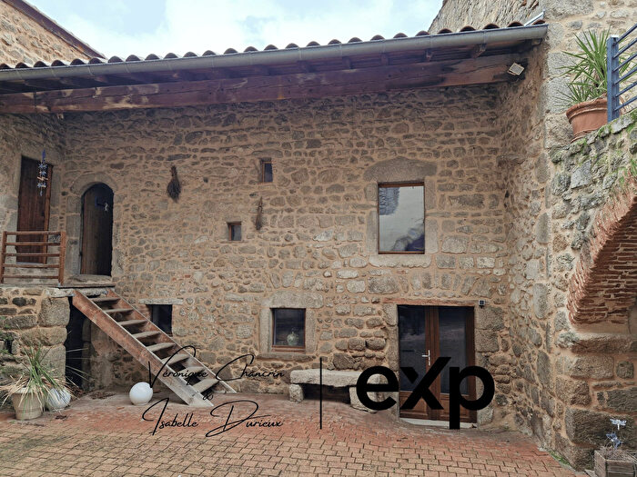 Maison à vendre - Soucieu-en-Jarrest - 8 pièces - 5 chambres