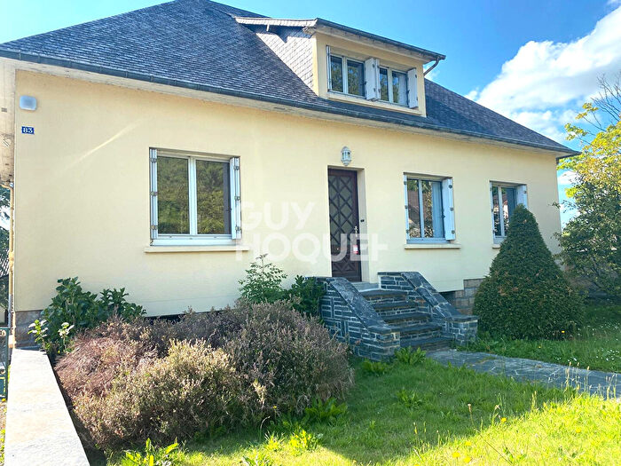 Maison 7 pièces à La Haye-Pesnel, à louer