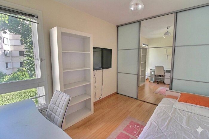 Appartement à louer - Les Près, Montigny-le-Bretonneux - 1 pièce