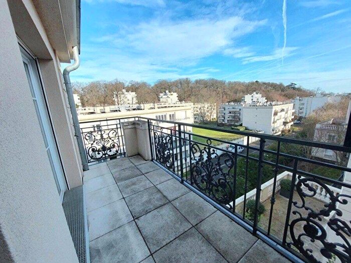 Appartement à louer - Anatole France, Le Plessis-Robinson - 4 pièces - 3 chambres