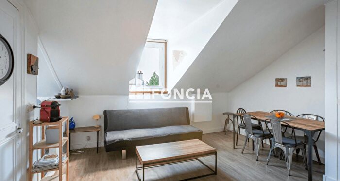 Appartement à vendre - Le Chesnay, Saint-Antoine de Padoue - 2 pièces - 1 chambre