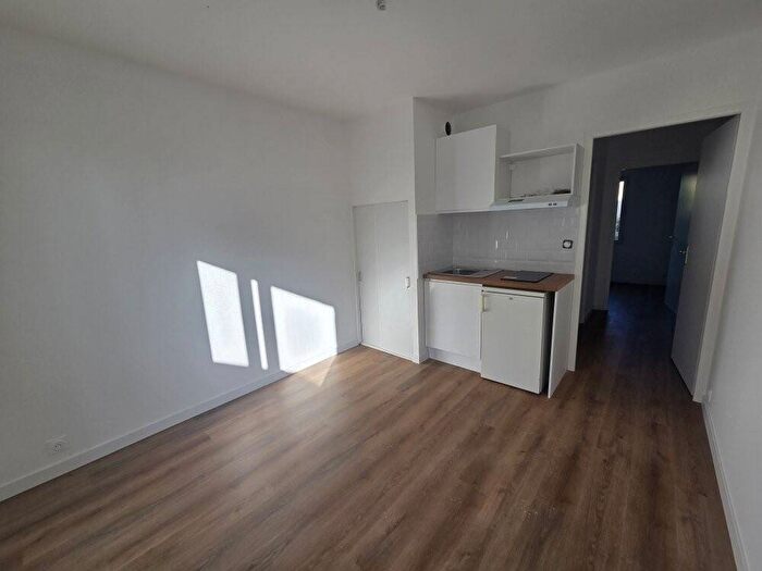 Appartement à louer - Centre Ville, La Couronne - 2 pièces - 1 chambre