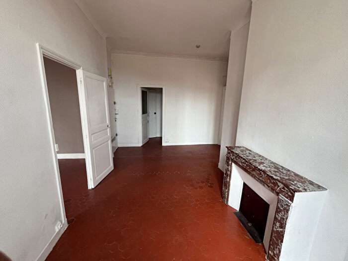 Maisons à vendre et appartements à louer - 1