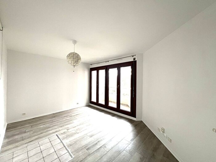 Appartement à louer - Villiers-Cerdan, Levallois-Perret - 1 pièce