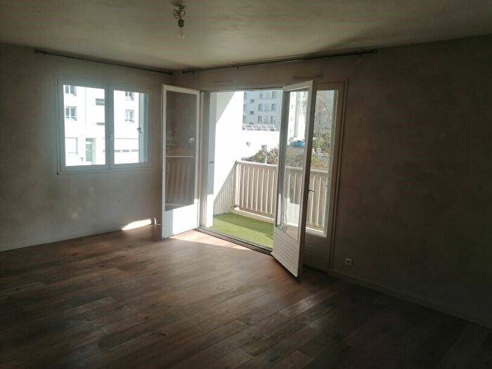 Centre, Saint-Sébastien-sur-Loire : Appartement 3 pièces à louer
