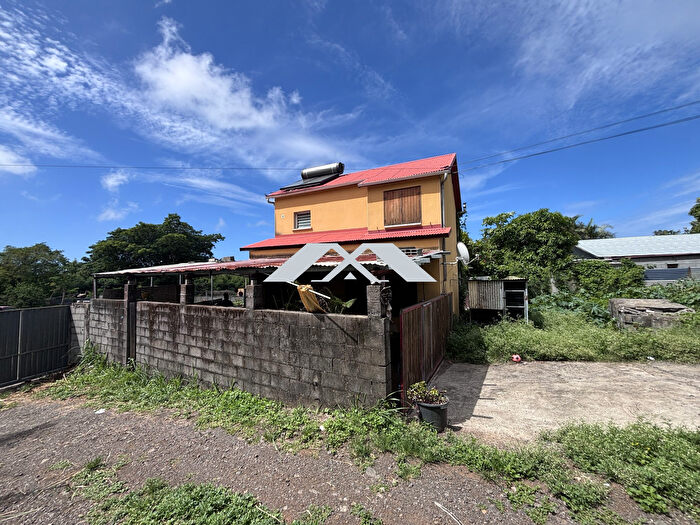 Maison à vendre - Saint-Pierre, Bois dOlive - 4 pièces - 2 chambres