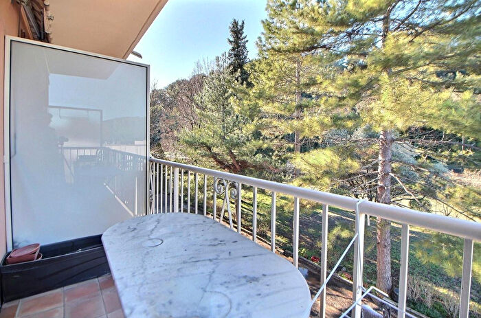 Appartement à louer - Trans-en-Provence - 2 pièces - 1 chambre