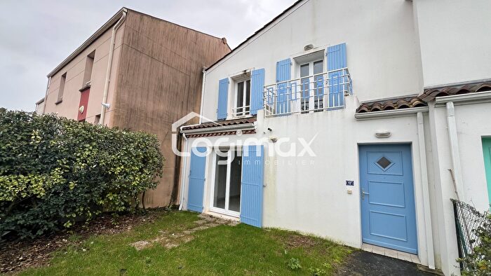 Maison à vendre - LHoumeau - 5 pièces - 4 chambres