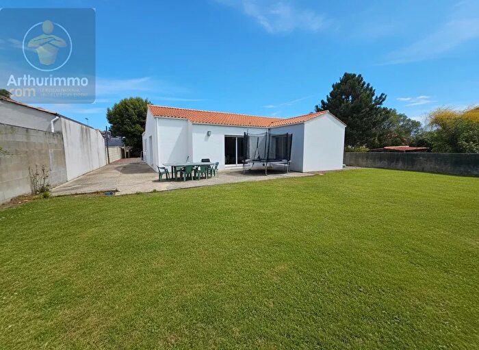 Maison 5 pièces à Bouin, à vendre