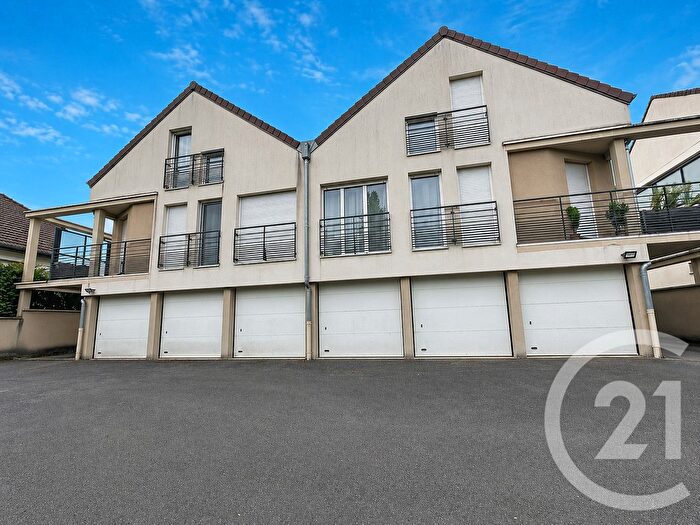 Appartement 3 pièces à vendre à Pontault-Combault, Centre commercial