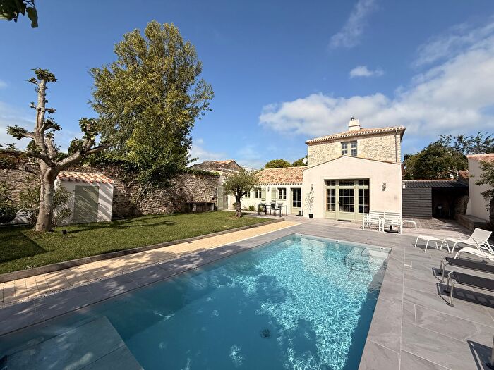 Maison 5 pièces à Noirmoutier-en-lîle, Centre-ville, Cinq Chemins, à vendre