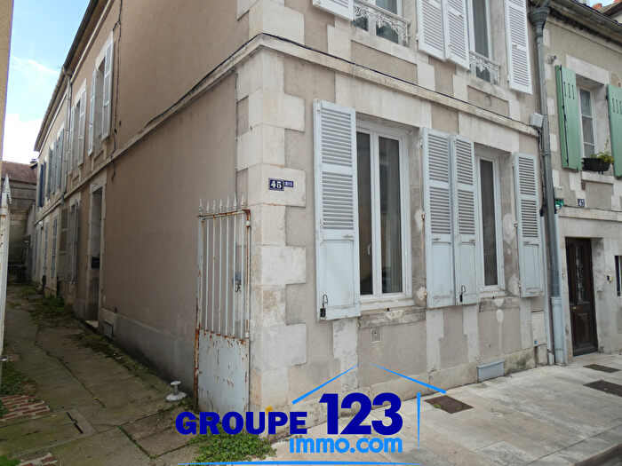 Appartement à vendre - Auxerre, Centre-ville - 2 pièces - 1 chambre