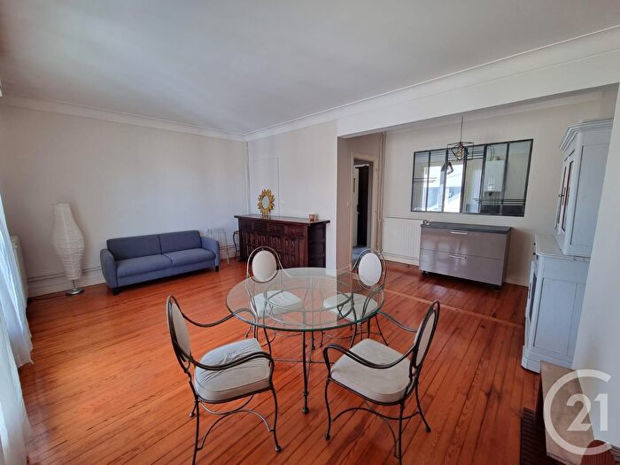 Tarbes, Centre-ville : Appartement 4 pièces à louer