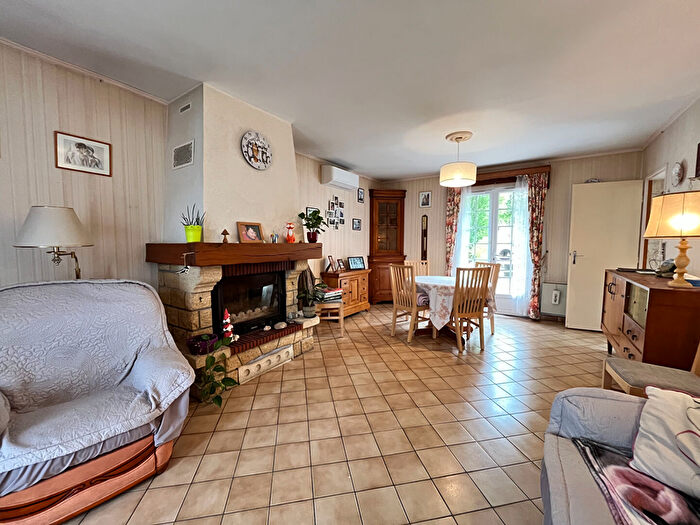 Maison 5 pièces à Ligny-le-Ribault, à vendre