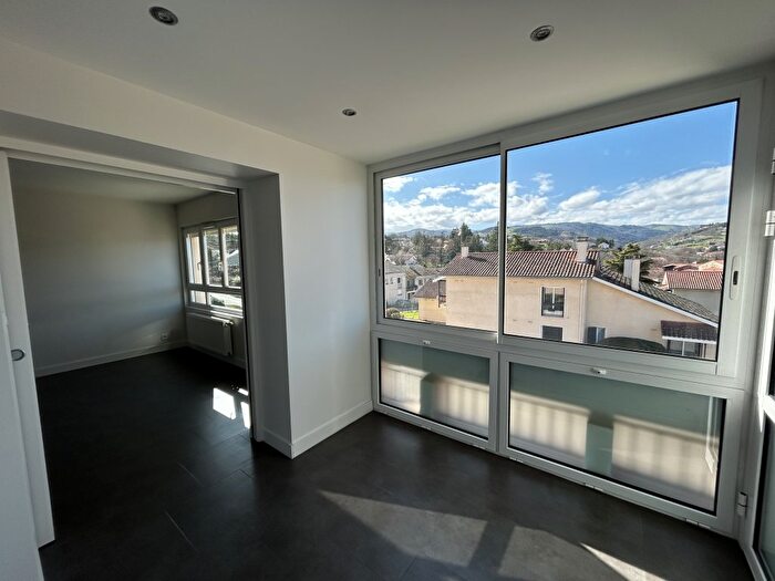 Montbrison, Centre-ville : Appartement 4 pièces à louer