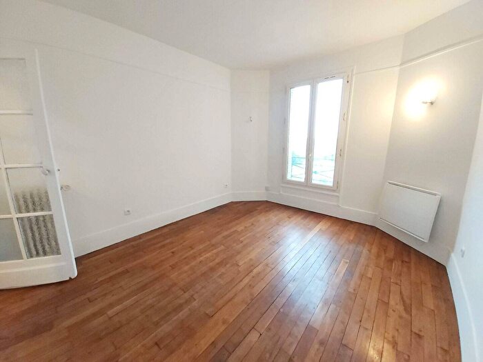 Appartement à louer - Bondy, Villemomble - 1 pièce
